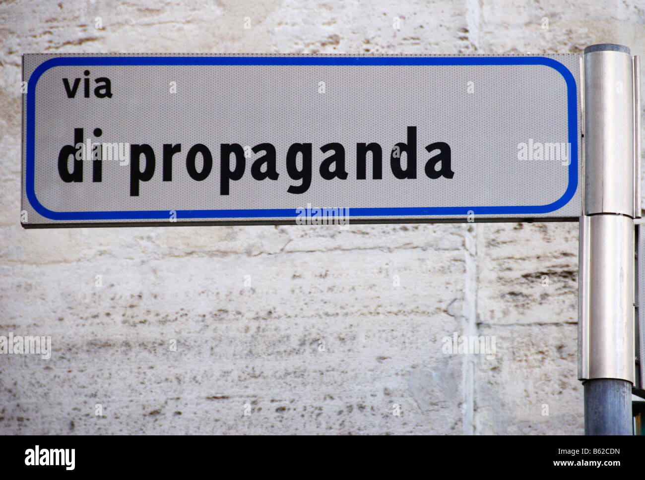 Traffic signs rome italy hi-res stock photography and images - Alamy