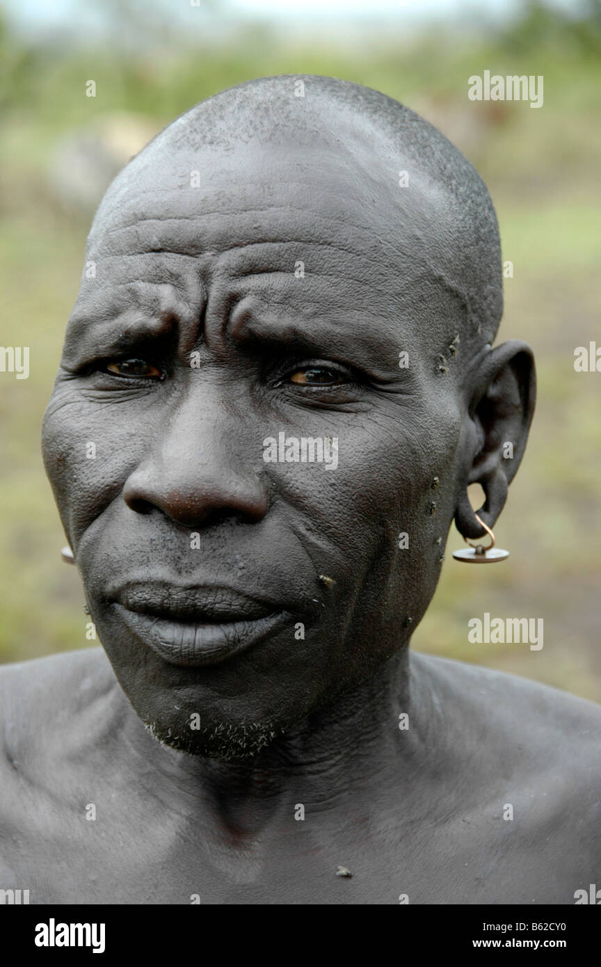 Black white portrait old tribe hi-res stock photography and images - Alamy