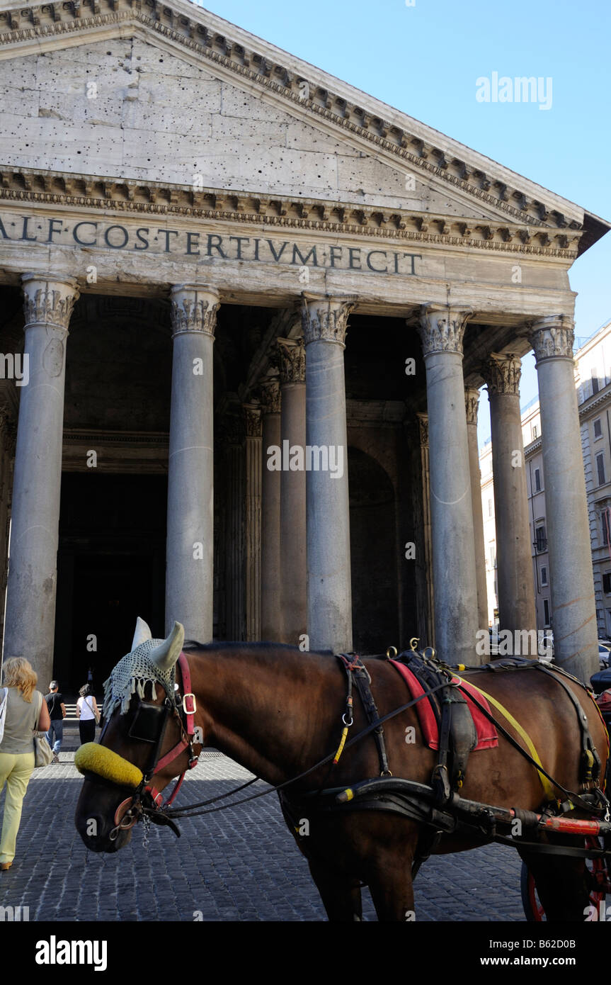 The Pantheon on the Piazza Rotunda in Rome Italy Stock Photo - Alamy