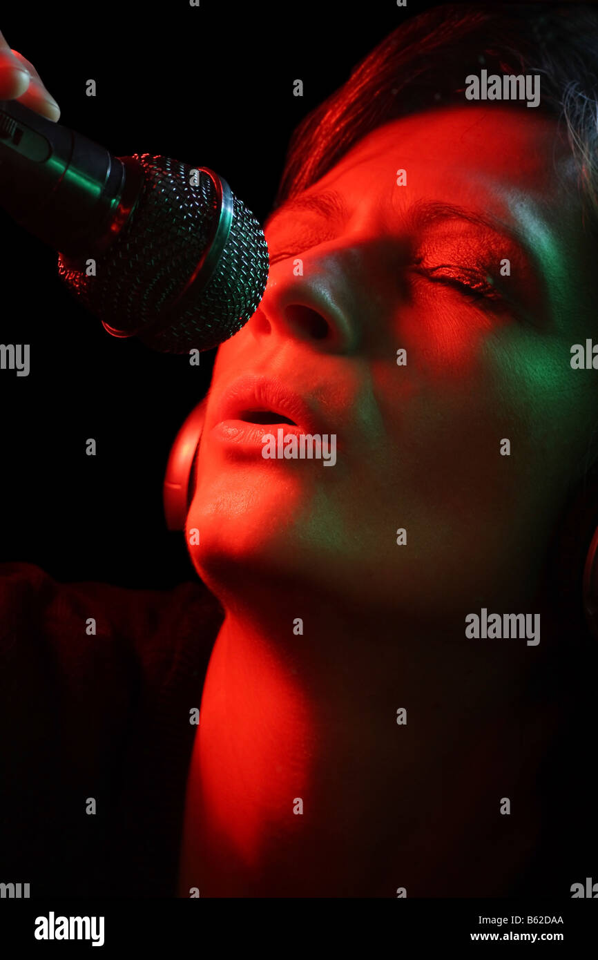 Actress red lips hi-res stock photography and images - Alamy