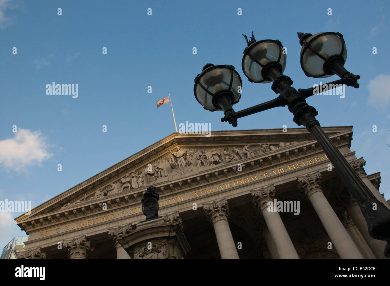 London city threadneedle street hi-res stock photography and images - Alamy