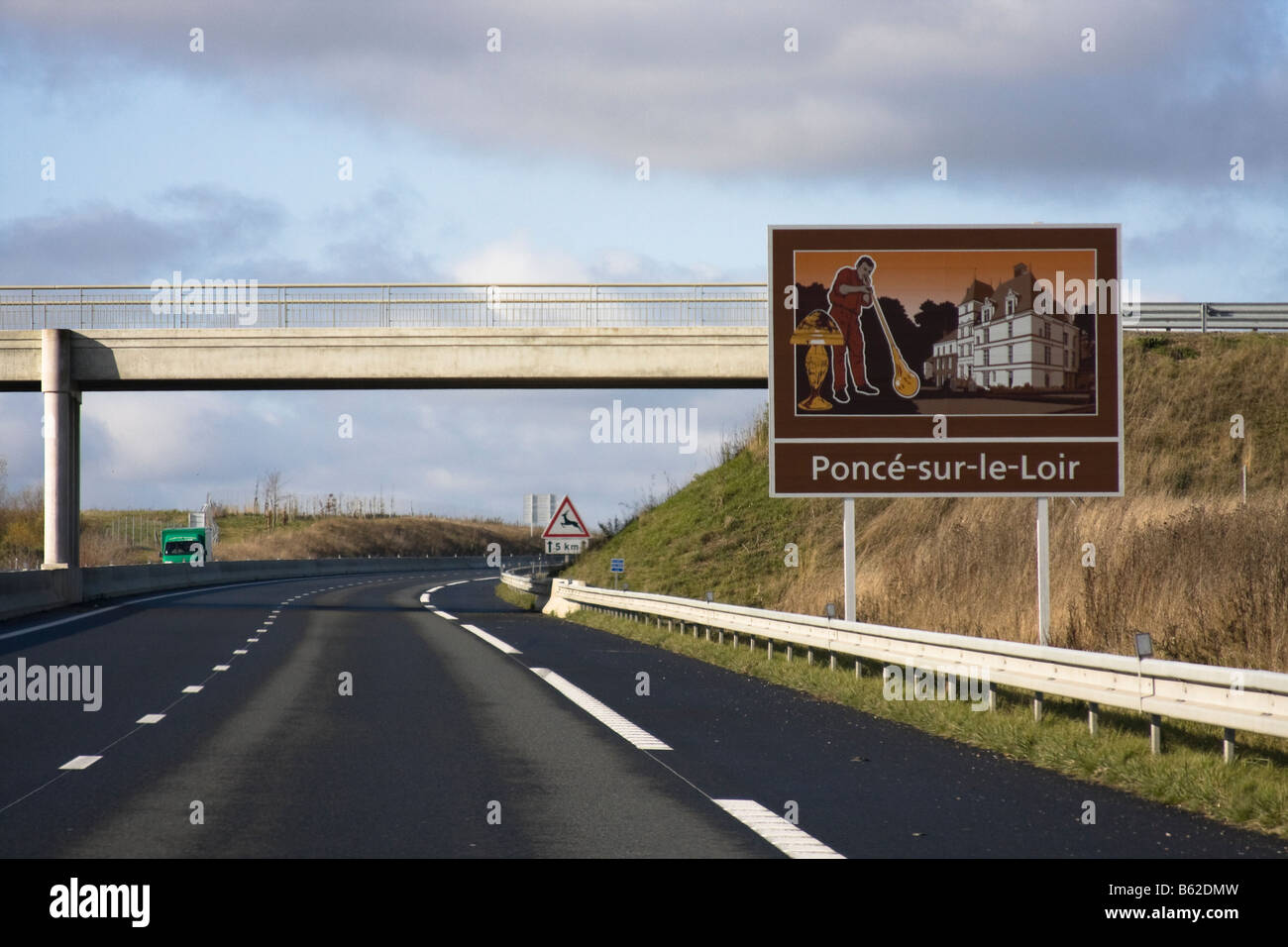 Autoroutes autoroutes routes routes hi-res stock photography and images ...