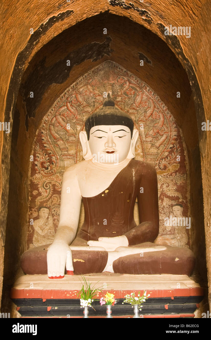 Dhammayangyi temple hi-res stock photography and images - Alamy