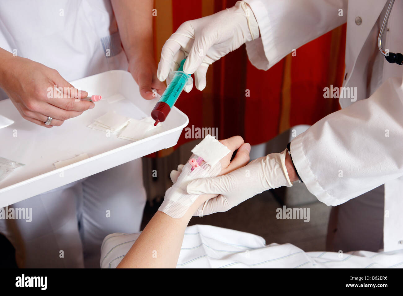 Blood Sample Nurse Stock Photos & Blood Sample Nurse Stock Images - Alamy