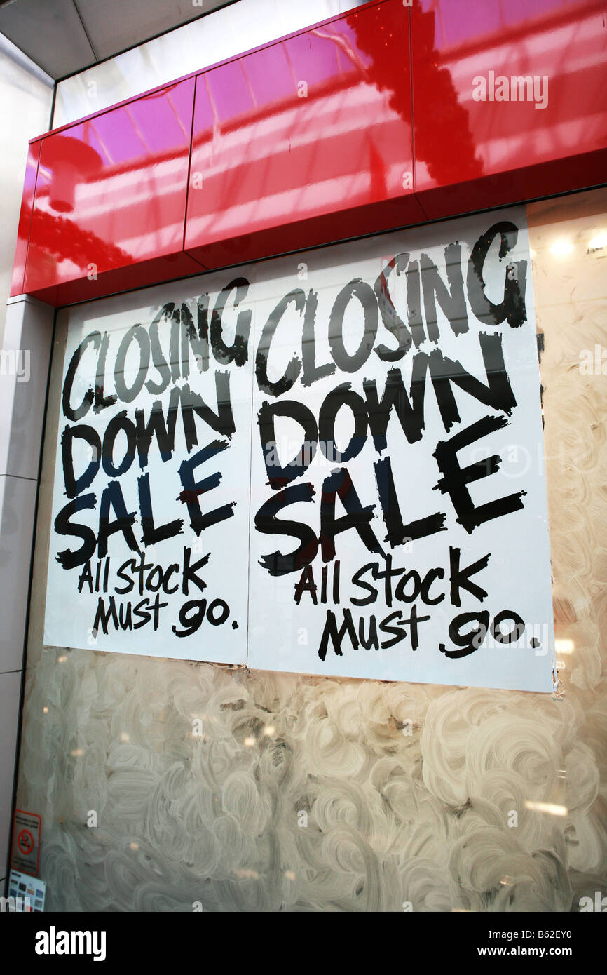 UK highstreet shopping centre mall retail shop outlet with closing down ...