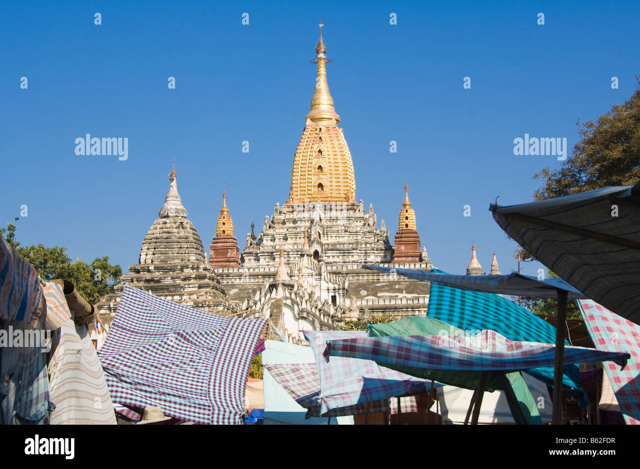 Ananda Temple Market, Myanmar Stock Photo - Alamy