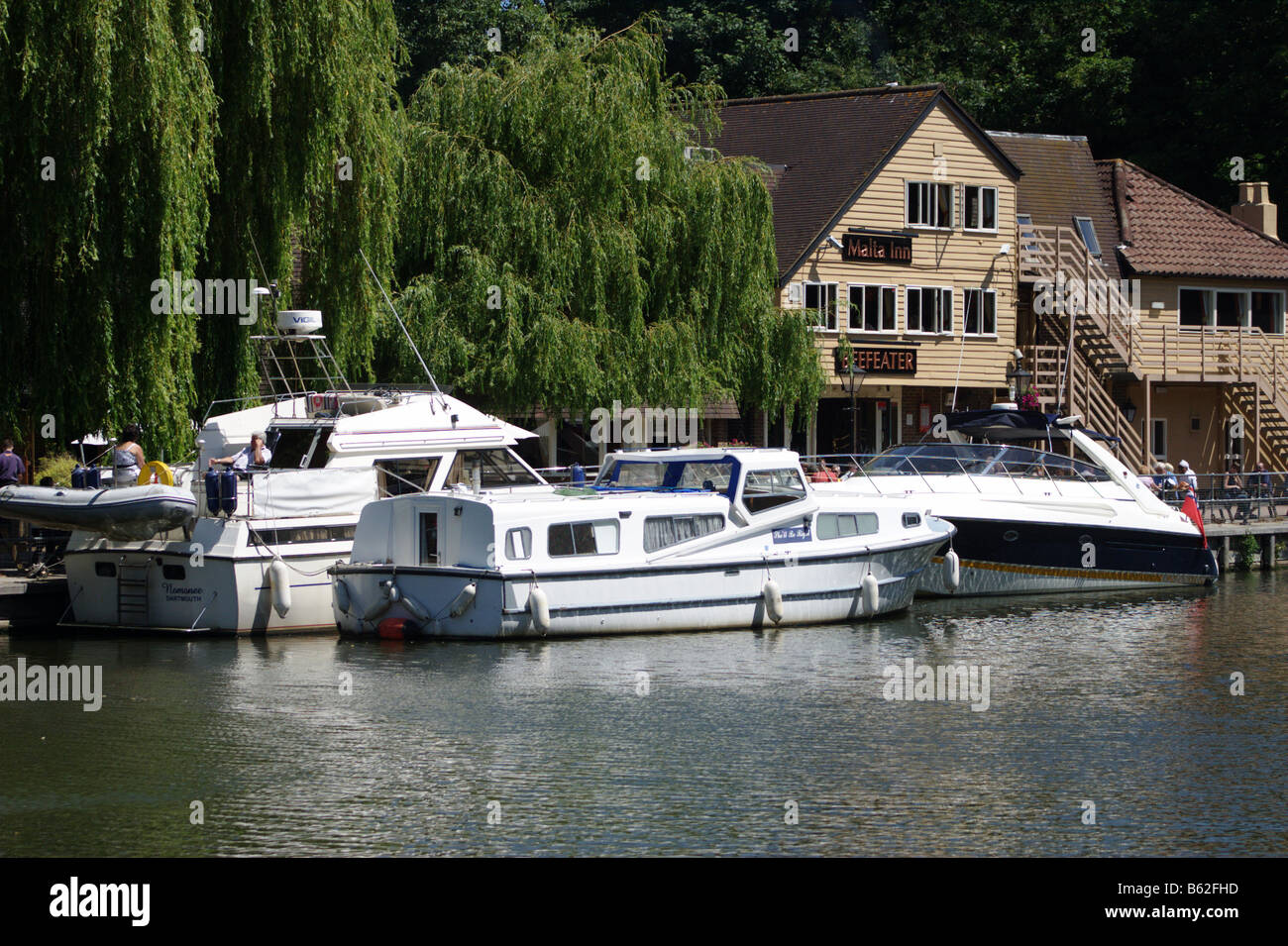 tied up moored mooring leisure boat vessel ship craft Stock Photo - Alamy