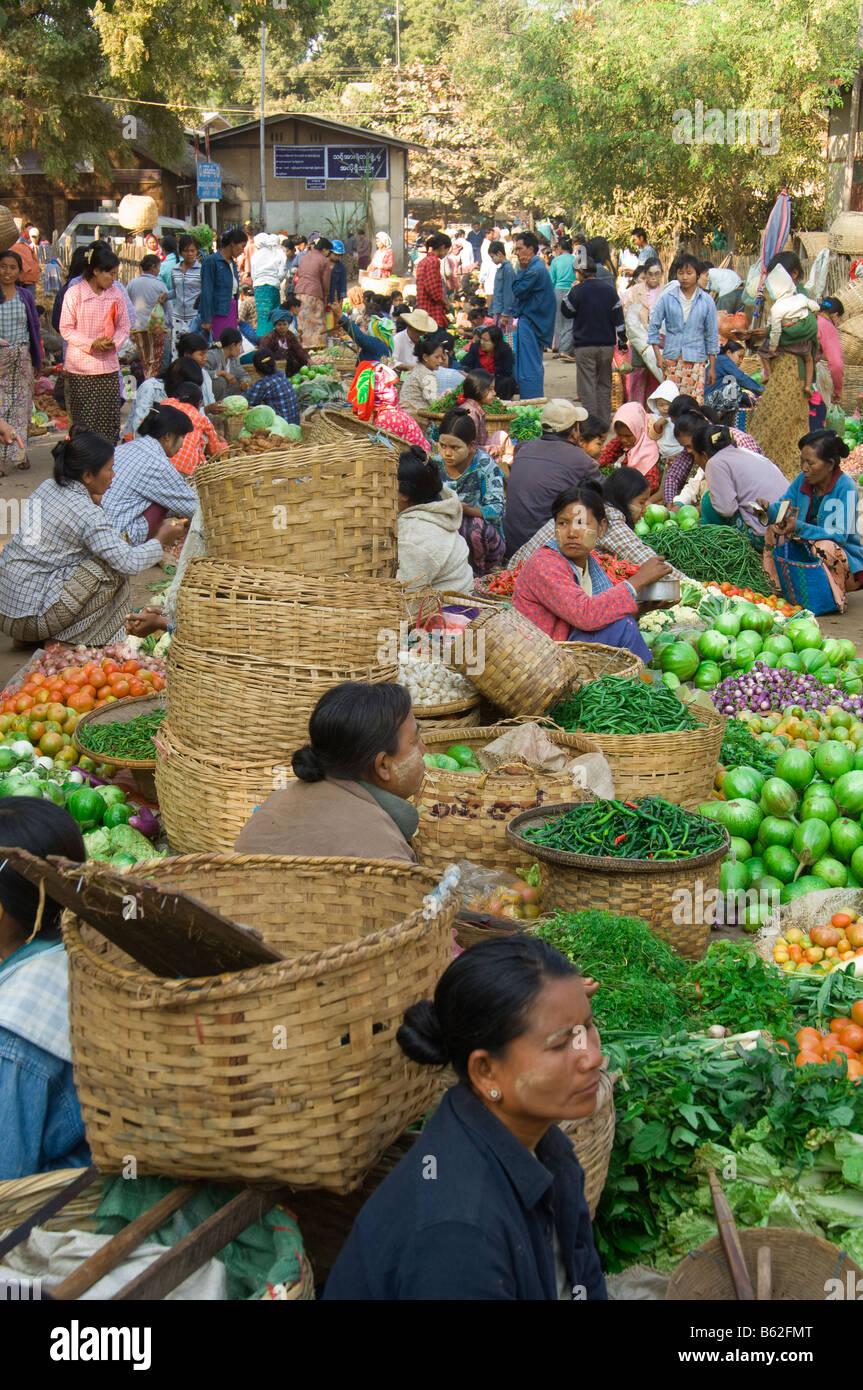 Fruit and vegetable market, Bagan, Myanmar Stock Photo - Alamy