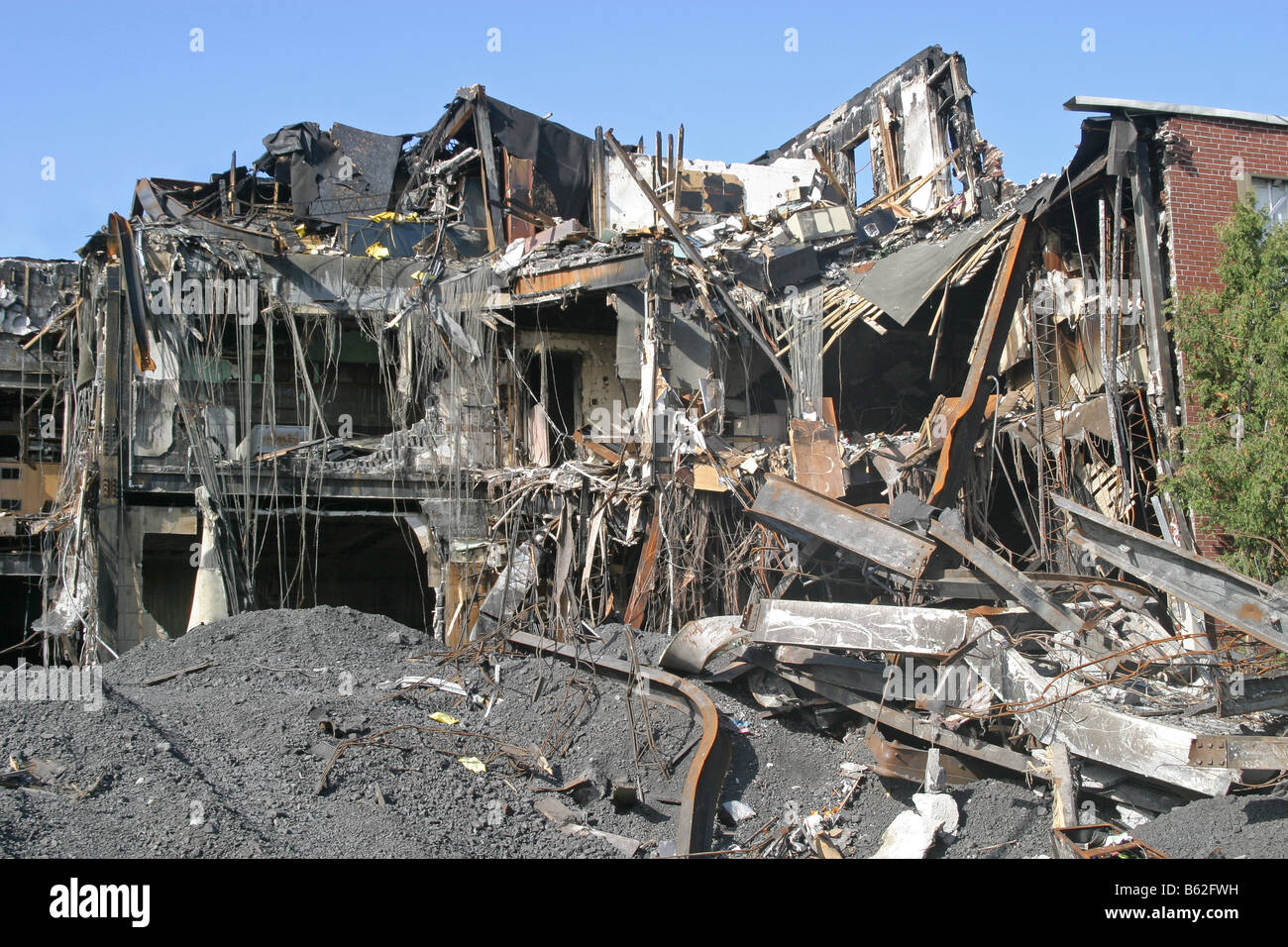 Fire demolition building hi-res stock photography and images - Alamy