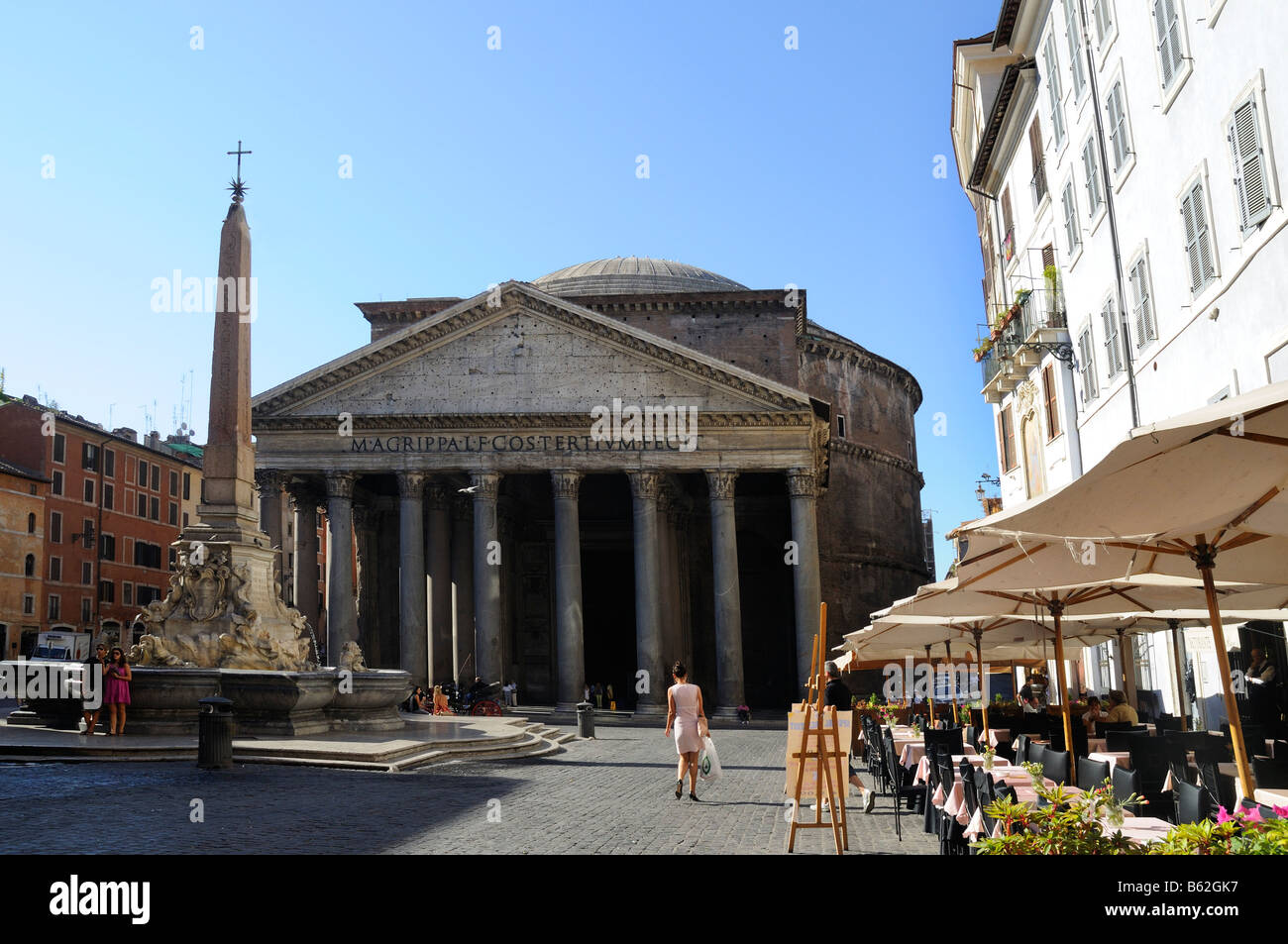 The Pantheon on the Piazza Rotunda in Rome Italy Stock Photo - Alamy