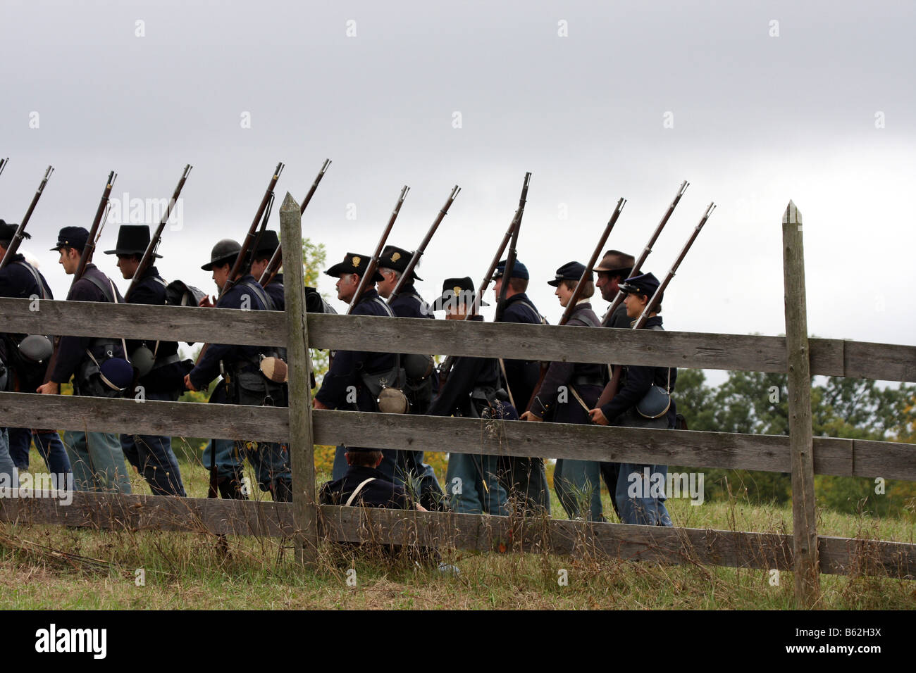 Confederate soldier marching hi-res stock photography and images - Alamy