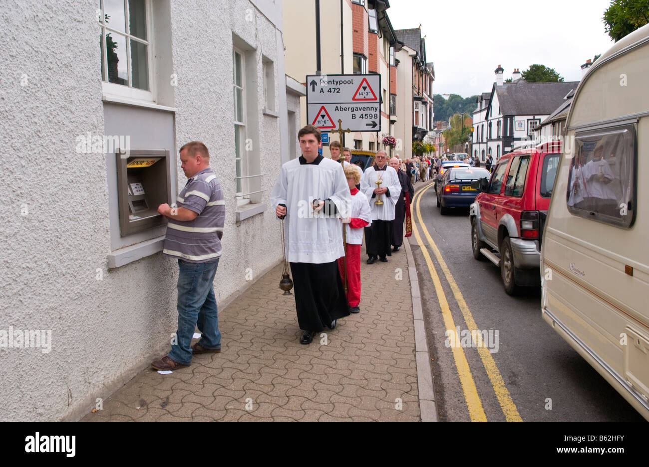 Pilgrimage from Francis Xavier Church to the grave of Saint David Lewis ...