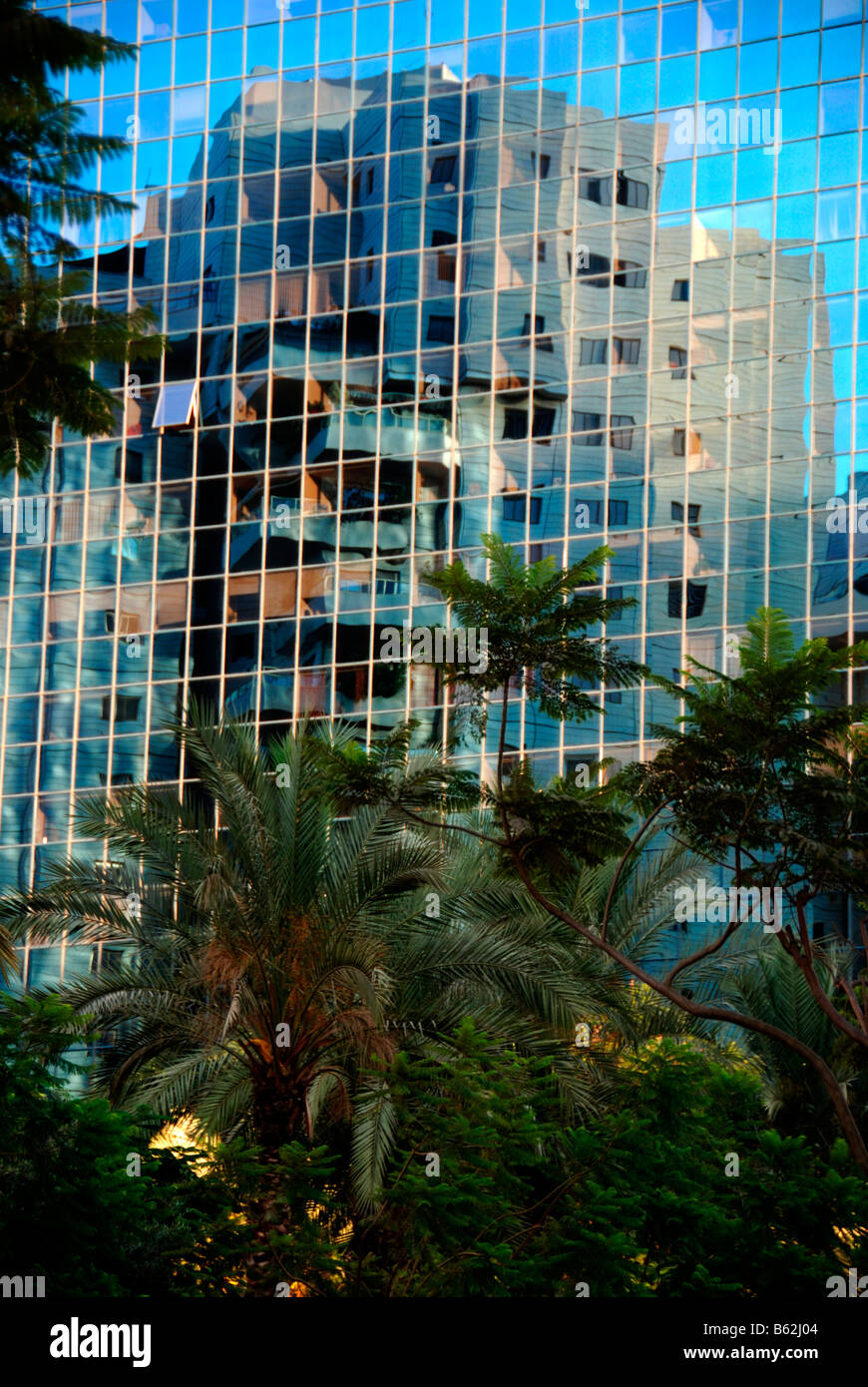 Glassed in offices hi-res stock photography and images - Alamy