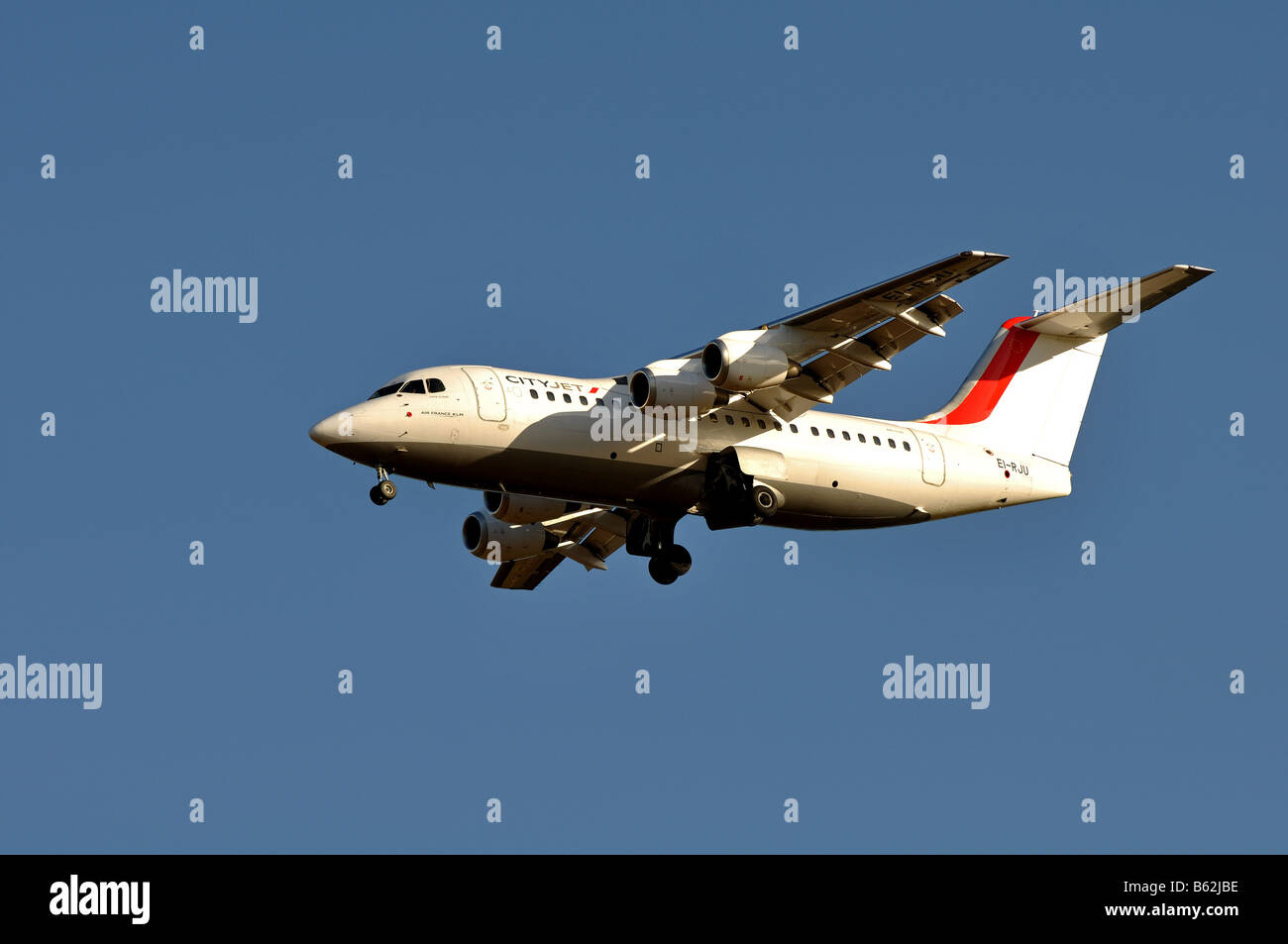 Four engine british transport aircraft hi-res stock photography and ...