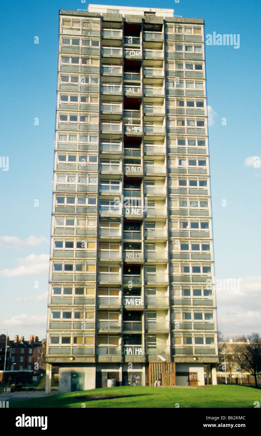 Bradmore House, Stifford Estate, Stepney London E1, awaiting demolition ...