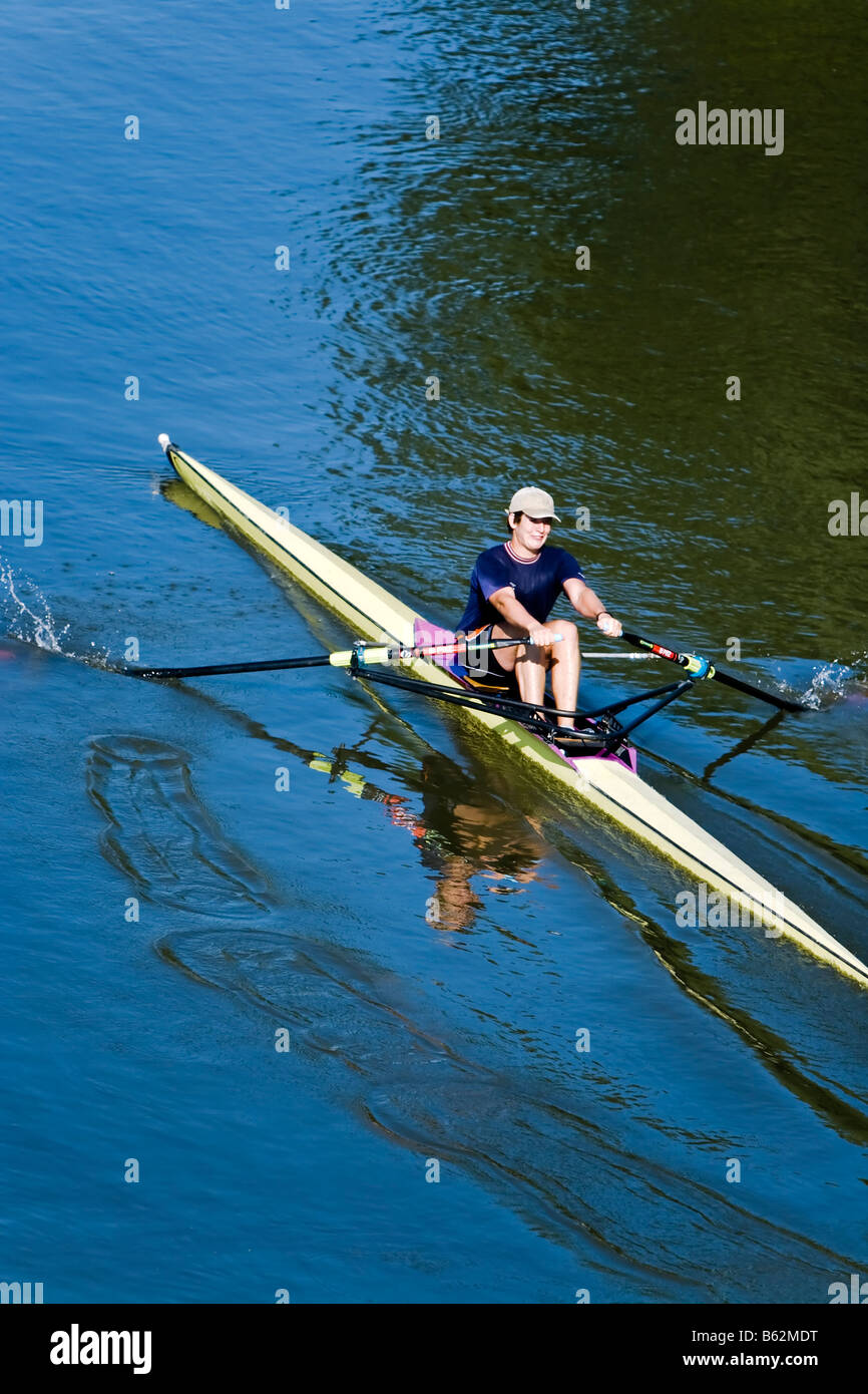 Rowing boat race practice hi-res stock photography and images - Alamy