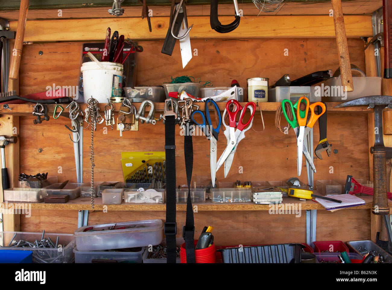 Bench bolts hi-res stock photography and images - Alamy