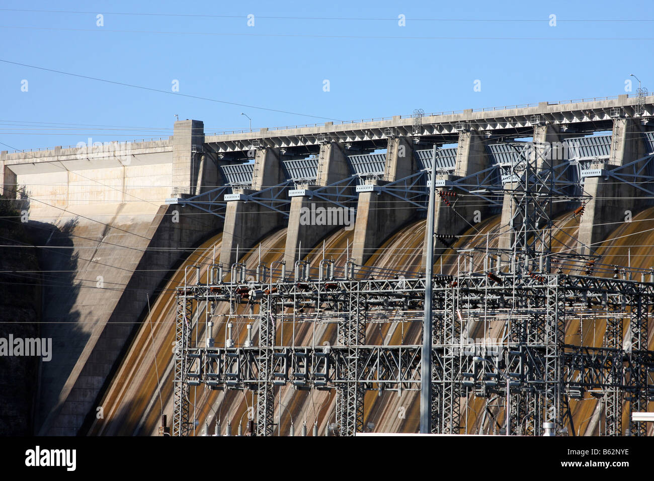 Table Rock Dam and Powerhouse operated by the Army Corps of Engineers ...