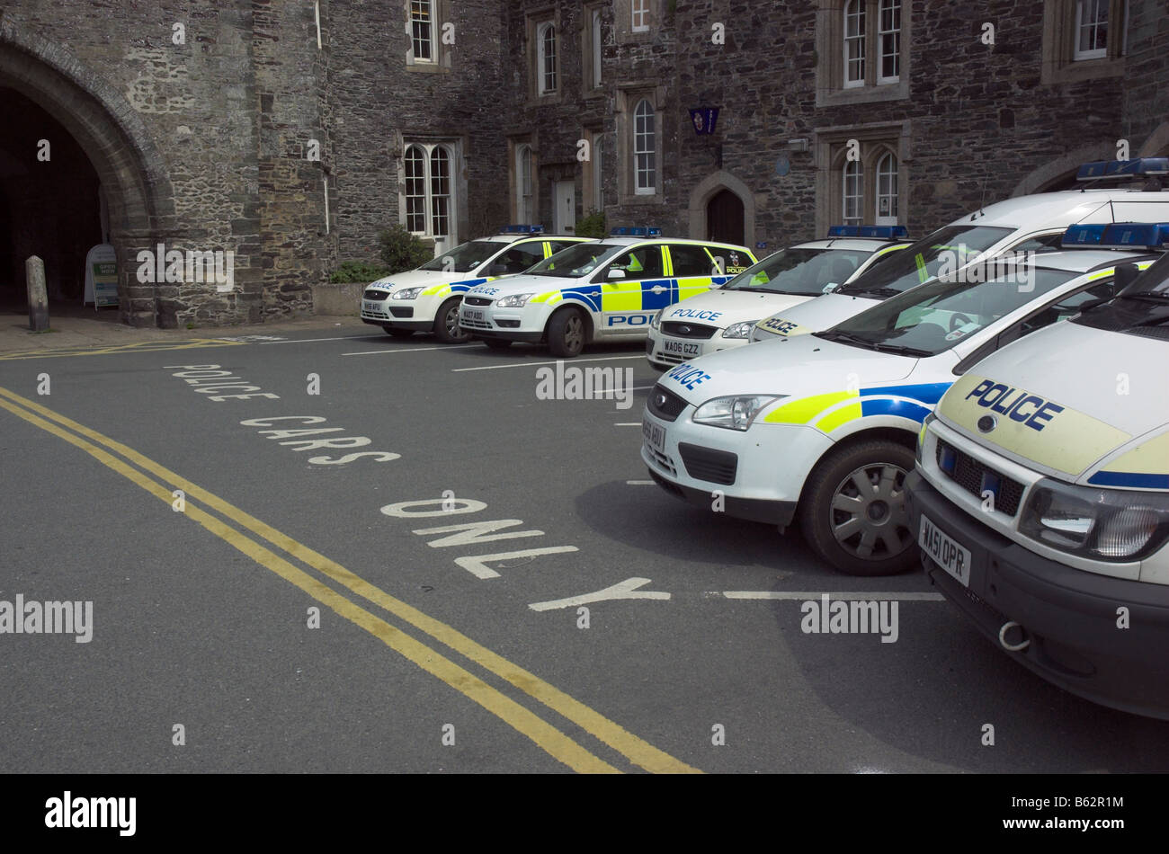 British police cars hi-res stock photography and images - Alamy