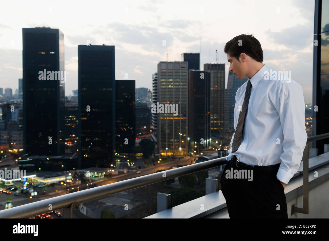 Looking down at a skyscraper hi-res stock photography and images - Alamy