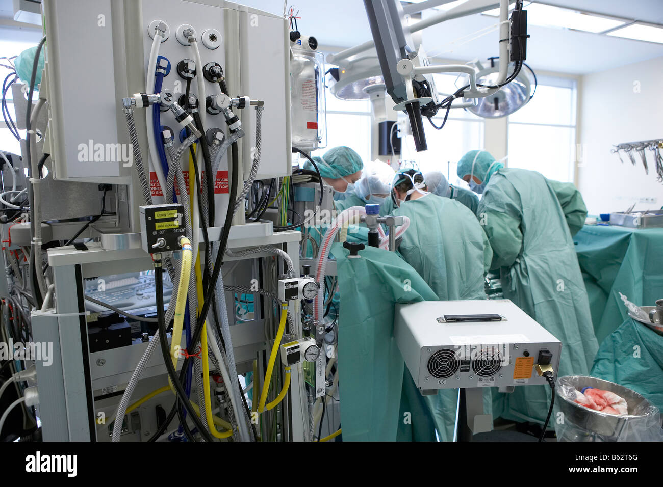 Bypass surgery hi hi-res stock photography and images - Alamy