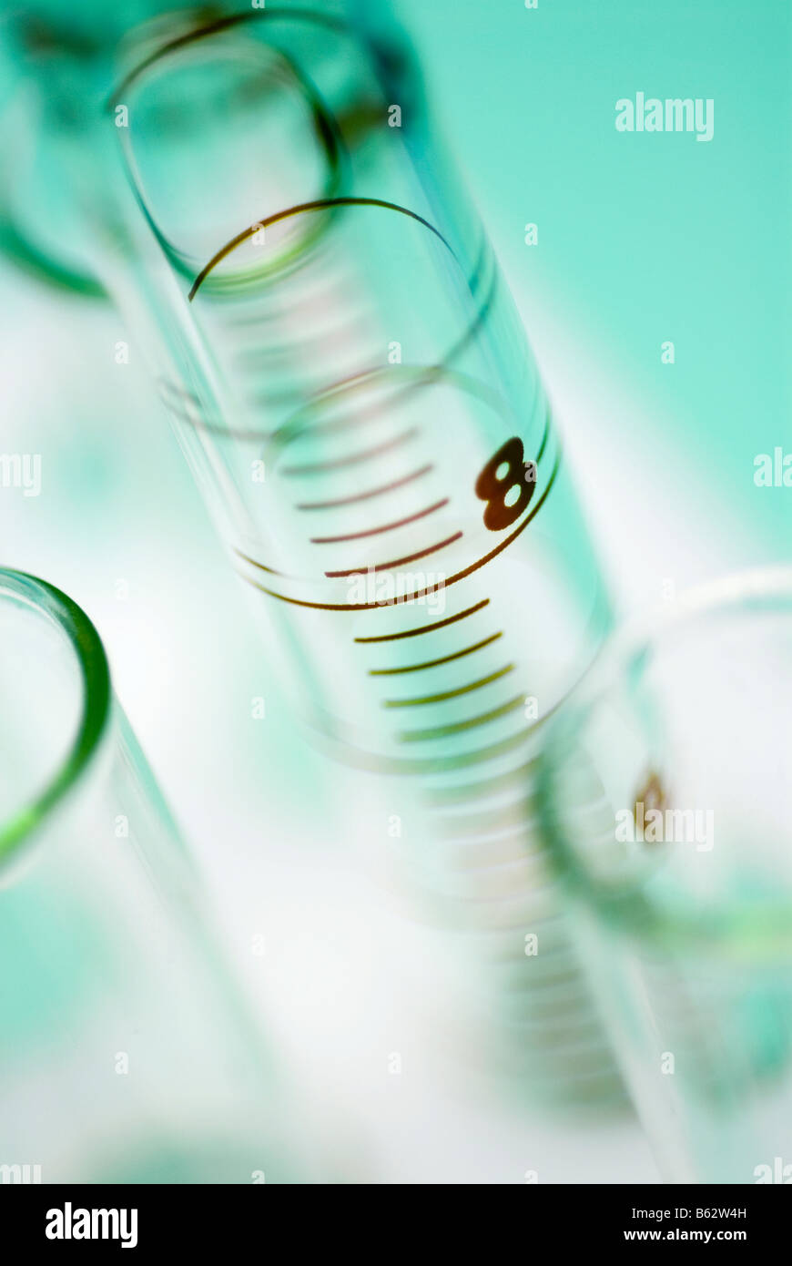 Four test tubes hi-res stock photography and images - Alamy