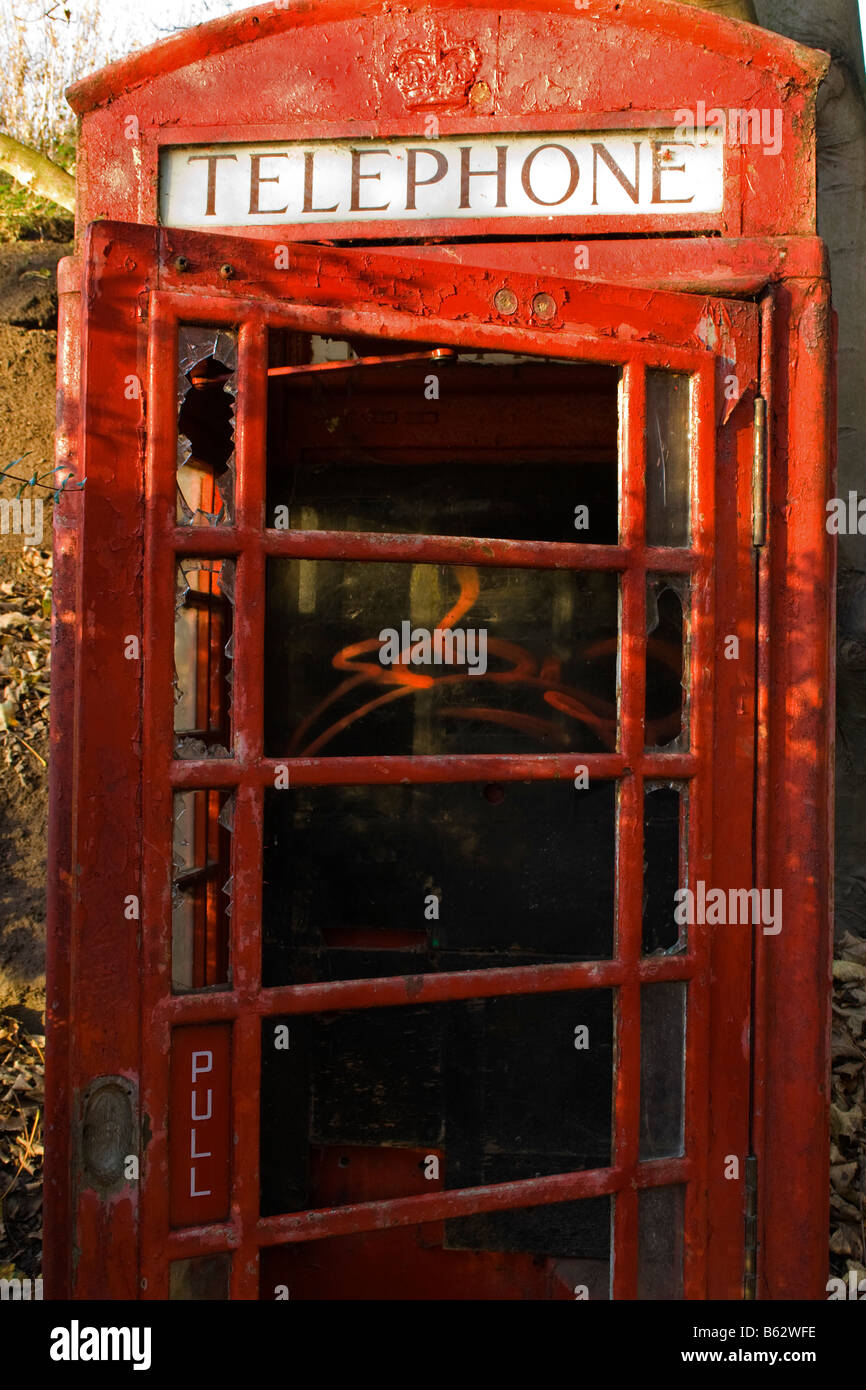 Red telephone box old telephone box hi-res stock photography and images ...