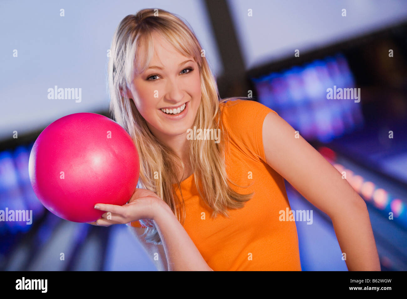 Ten pin bowling woman hi-res stock photography and images - Alamy