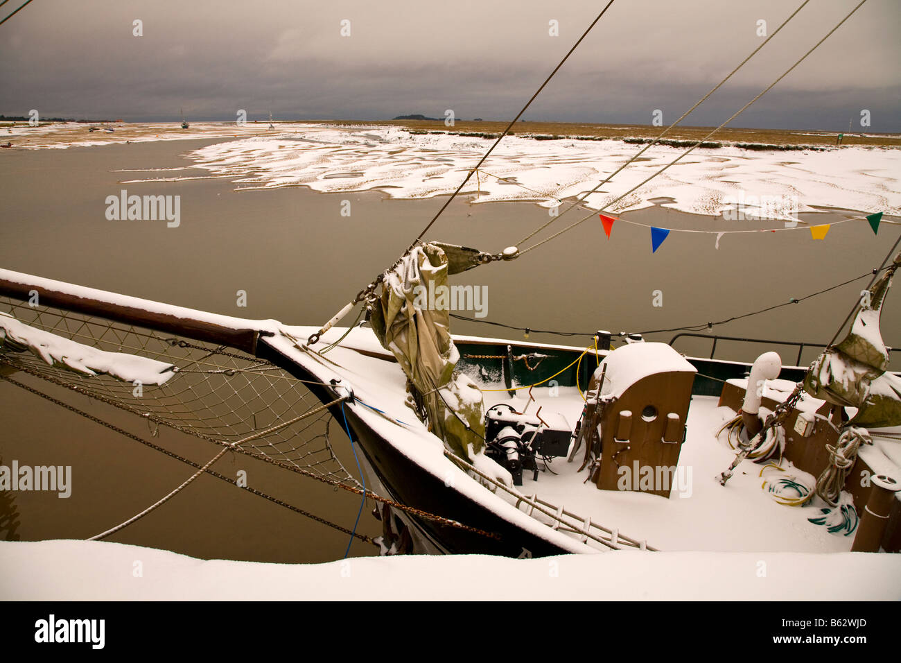 Bow old sailing ship hi-res stock photography and images - Alamy