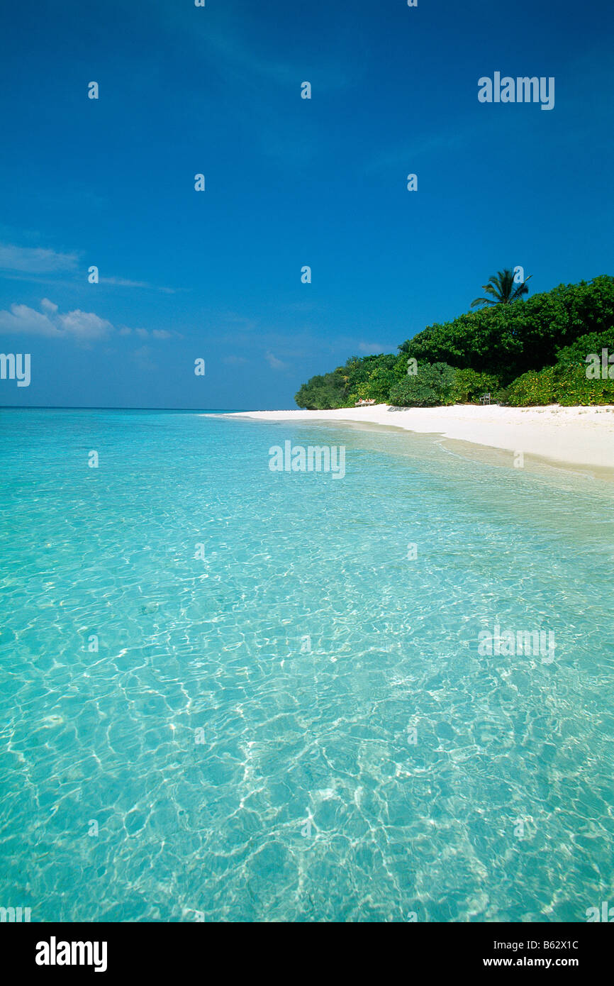 Shimmering beach maldives hi-res stock photography and images - Alamy