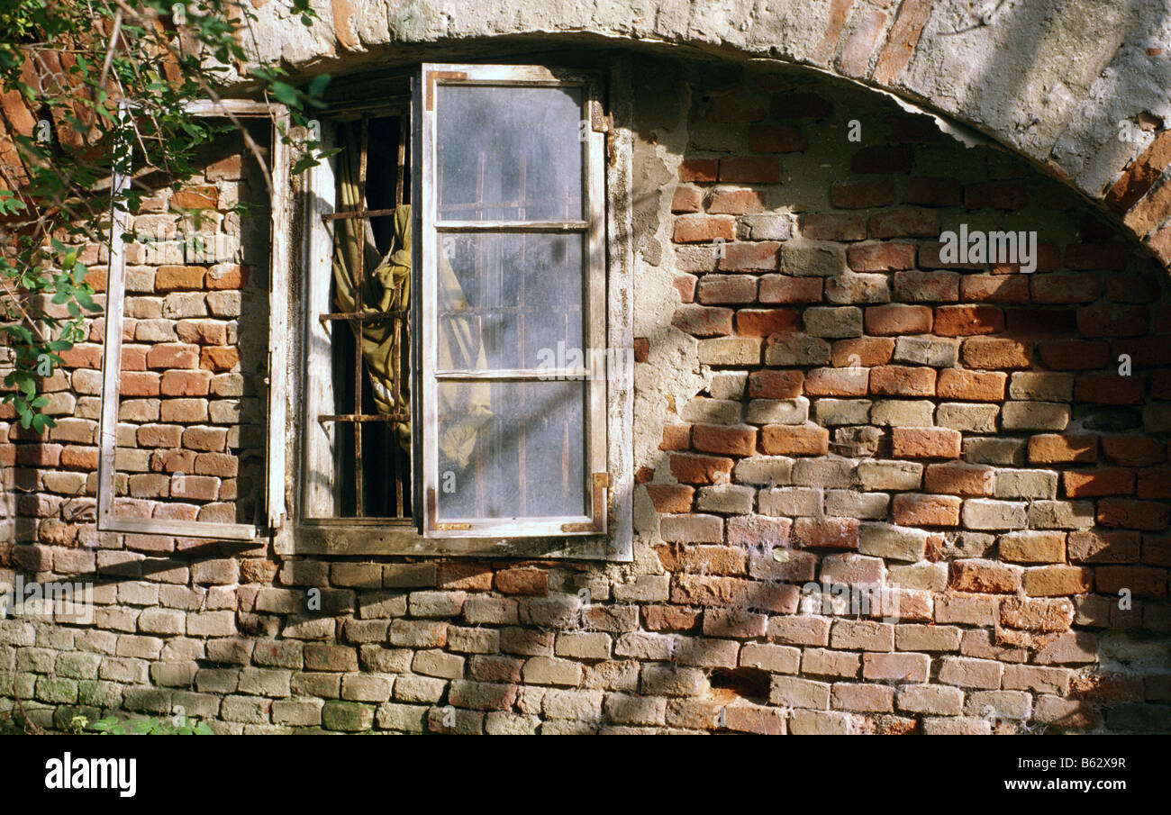 Old ruined broken window Stock Photo - Alamy
