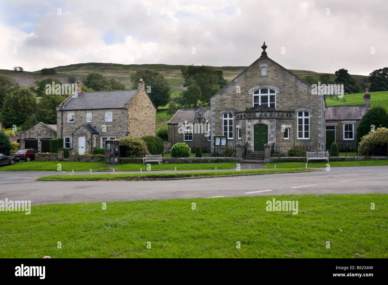 The village of West Burton in the Yorkshire Dales Stock Photo - Alamy