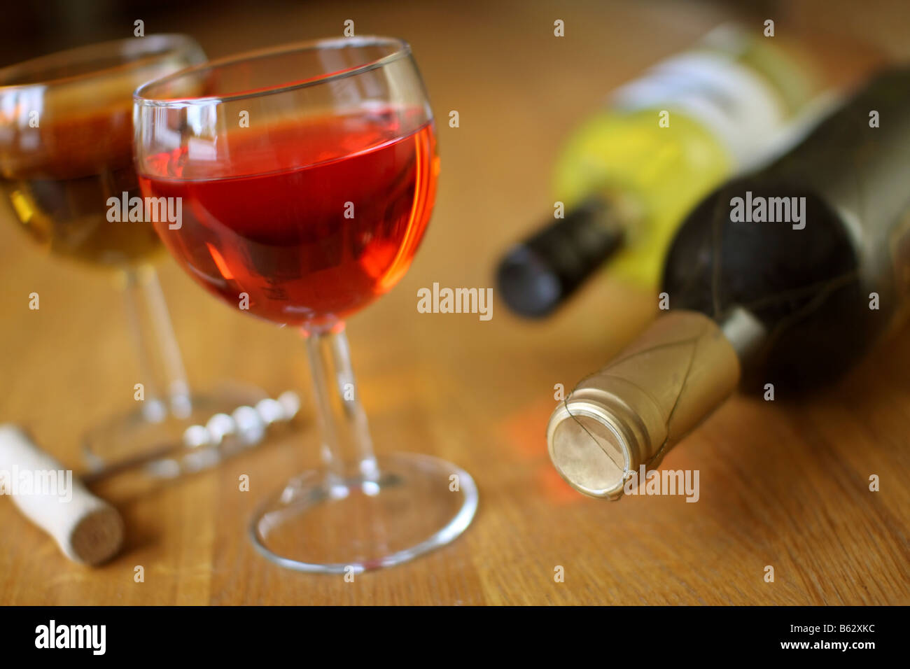 Table glasses alcohol bottles hi-res stock photography and images - Alamy
