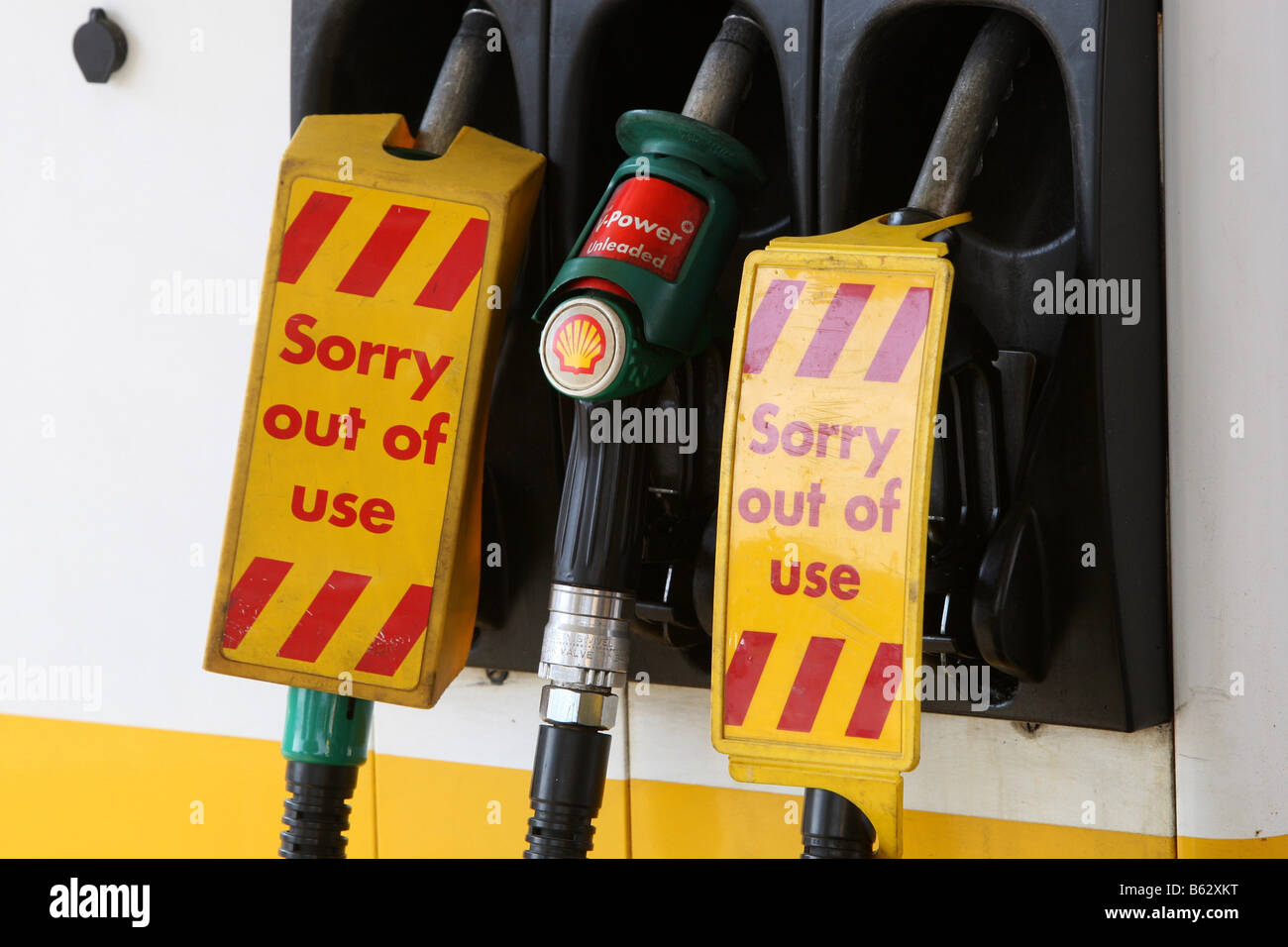 Shell petrol pumps hi-res stock photography and images - Alamy