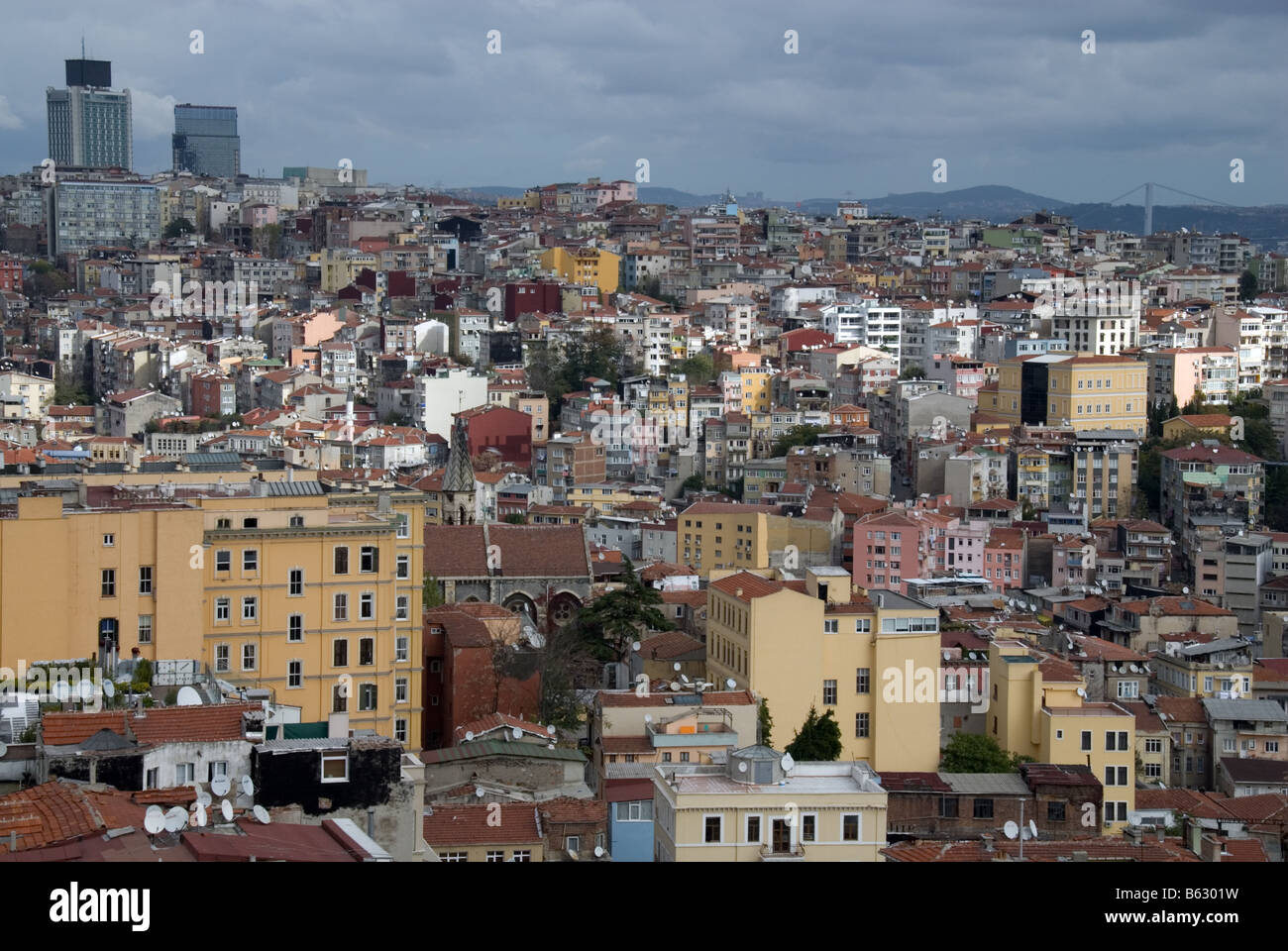 Istanbul housing hi-res stock photography and images - Alamy