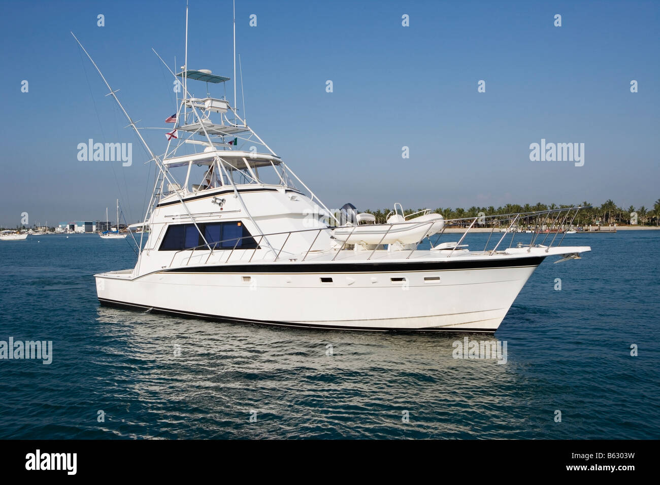 Yacht in the sea Stock Photo - Alamy