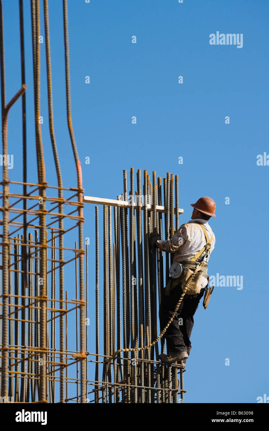 Construction worker construction site hi-res stock photography and ...