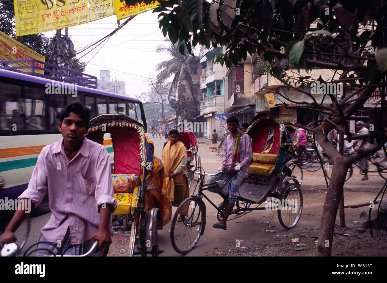Street life in the city of Dhaka Bangladesh Stock Photo - Alamy