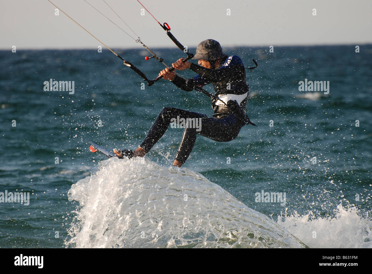 Kite surf airborne hi-res stock photography and images - Alamy