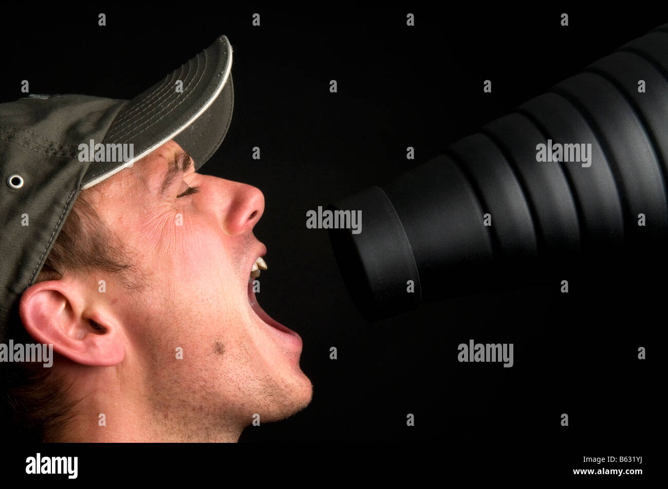 Flash with snoot hi-res stock photography and images - Alamy