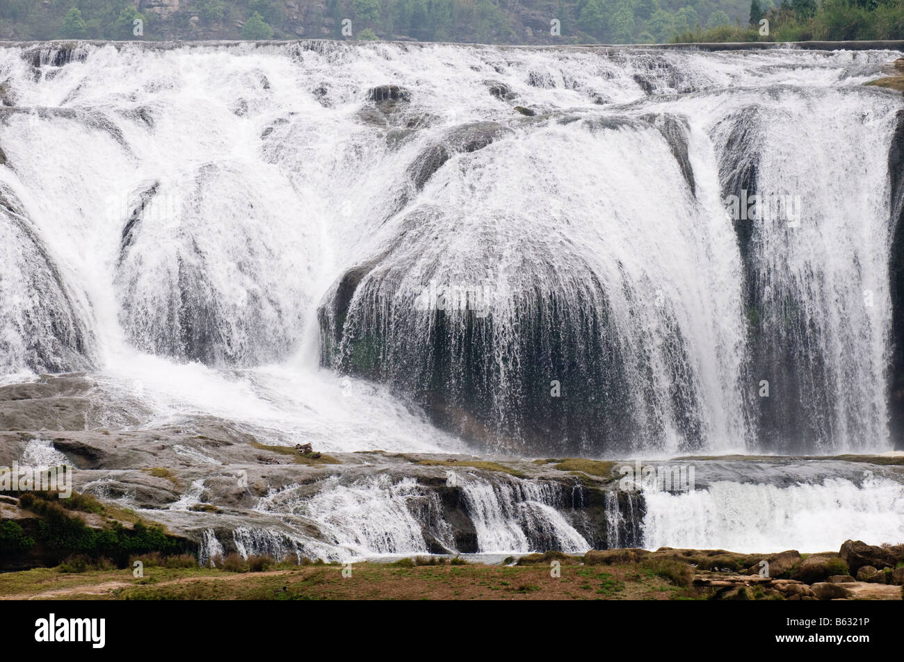 China guizhou huangguoshu waterfall hi-res stock photography and images ...