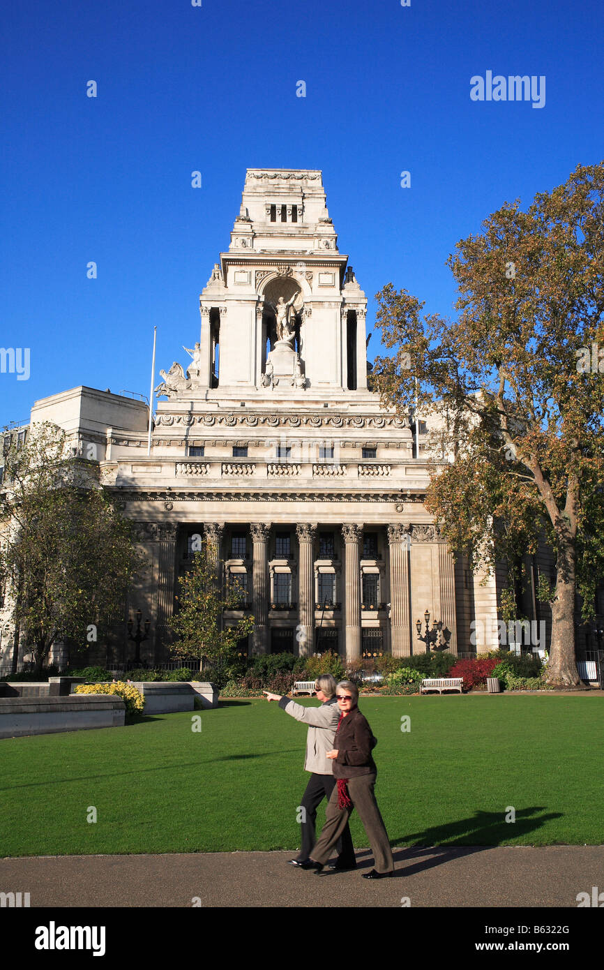 Trinity square gardens hi-res stock photography and images - Alamy