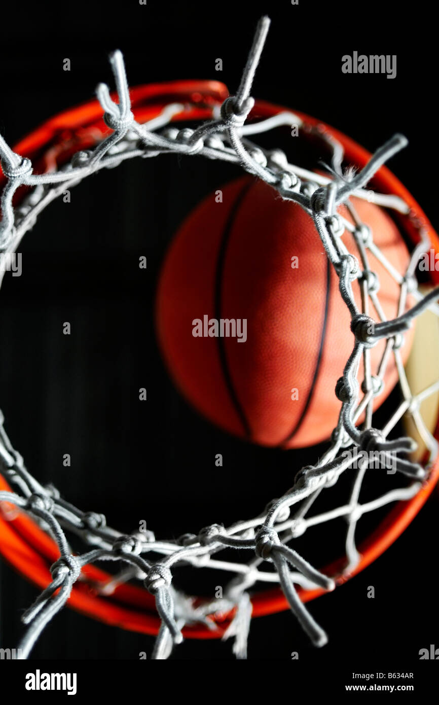 Vertical shot basketball hoop hi-res stock photography and images - Alamy