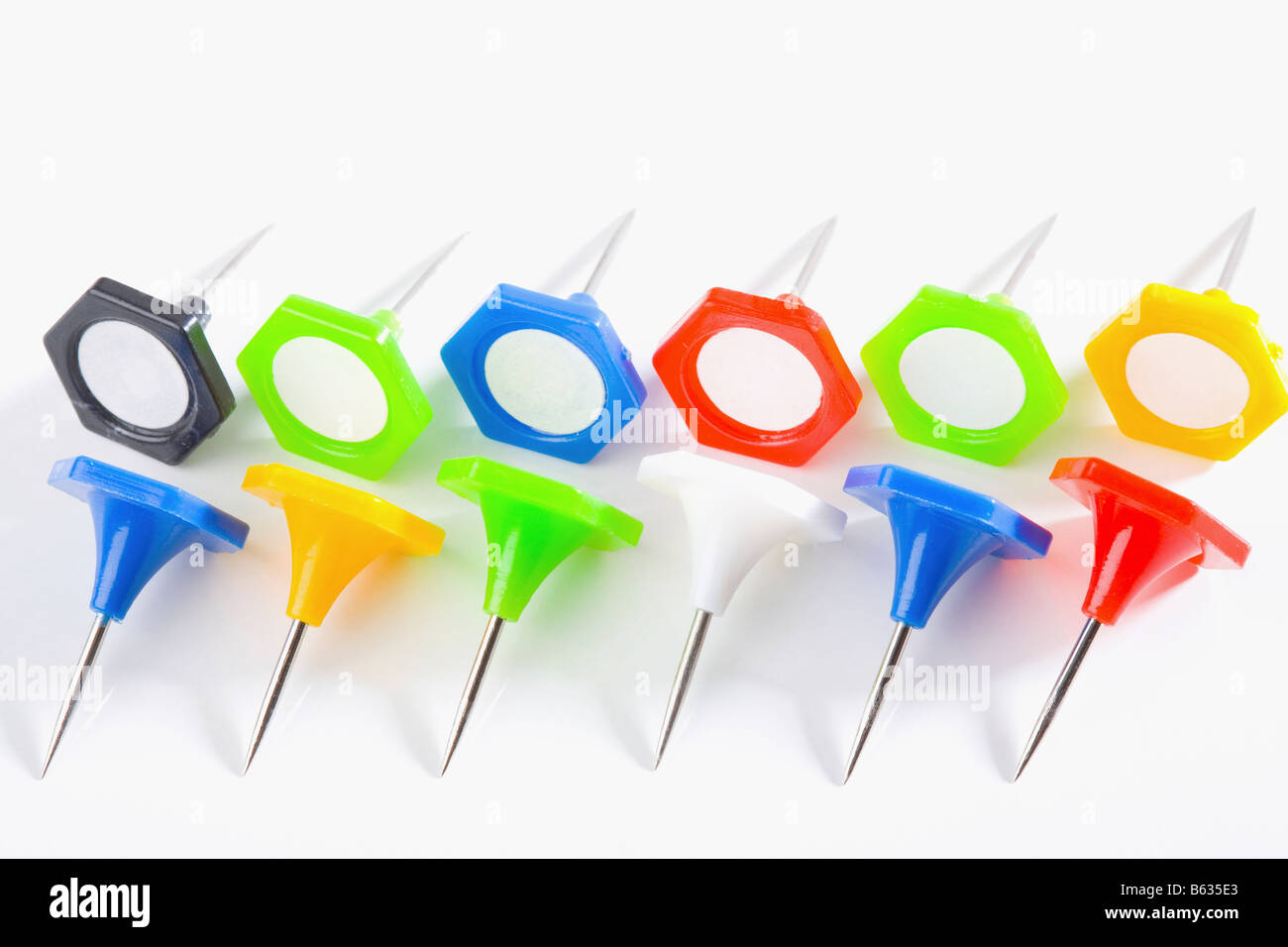 Close up thumbtacks hi-res stock photography and images - Alamy