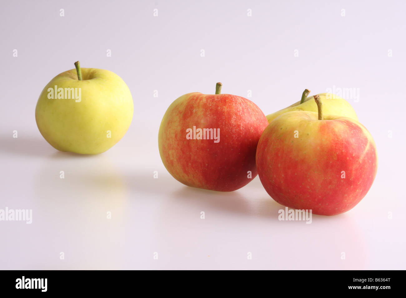 Four green apples hi-res stock photography and images - Alamy