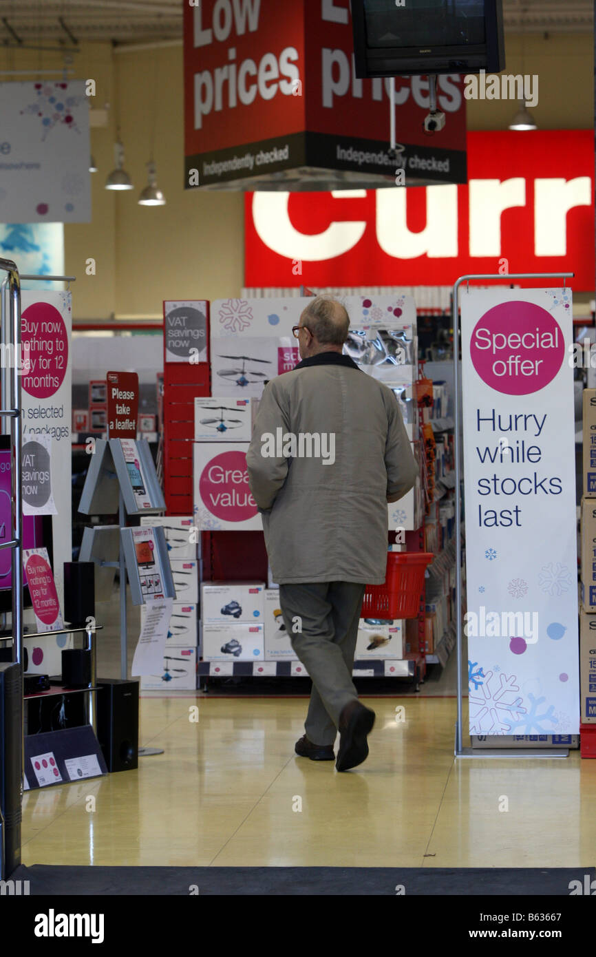 Currys store staff hi-res stock photography and images - Alamy