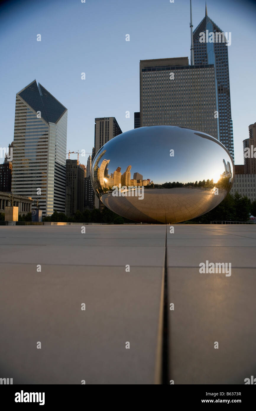 Bean sculpture at a Town square, The Bean, Cloud Gate, Millennium Park ...