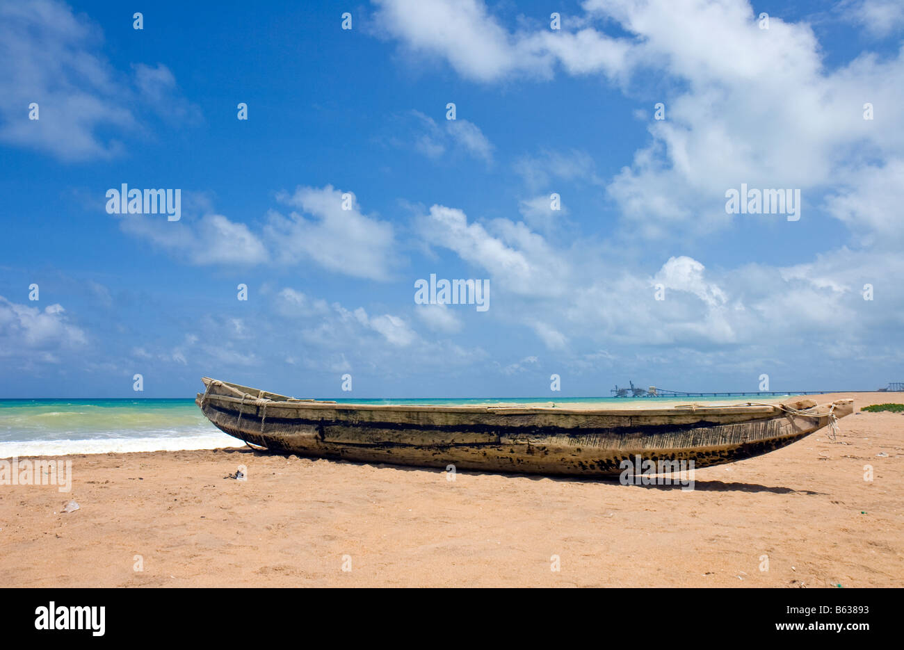 Traditional fishing boat on shore near Aneho Togo Stock Photo - Alamy