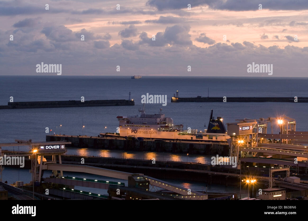 Lorries p&o ferry hi-res stock photography and images - Alamy