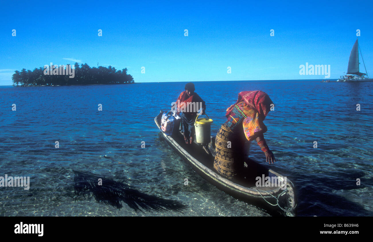 Cuna indians hi-res stock photography and images - Alamy